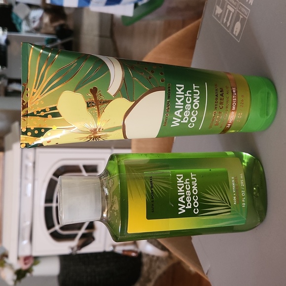 Bath & Body Works | Skincare | New Waikiki Beach Coconut Body Cream Shower Gel Body Wash Bath ...